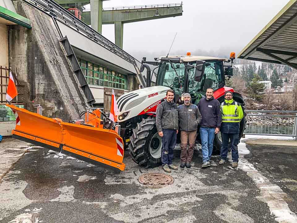 Zankl Landtechnik - Übergabe Verbund Hydro Power GmbH