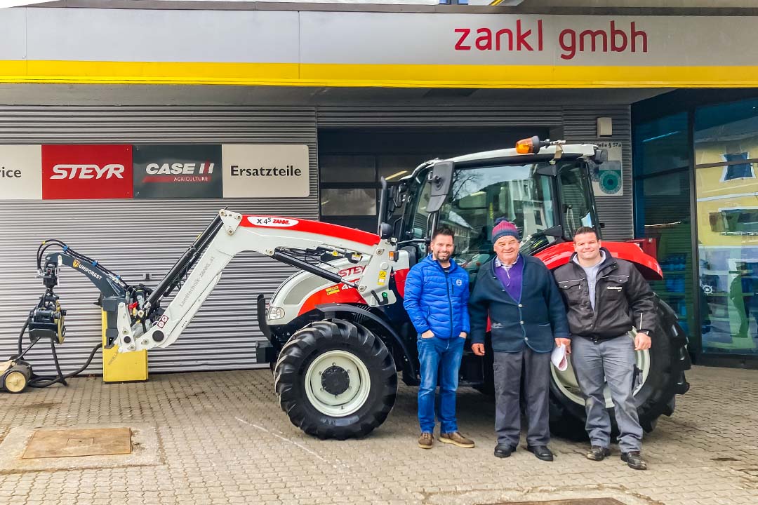 Zankl Landtechnik - Übergabe Familie Schellander